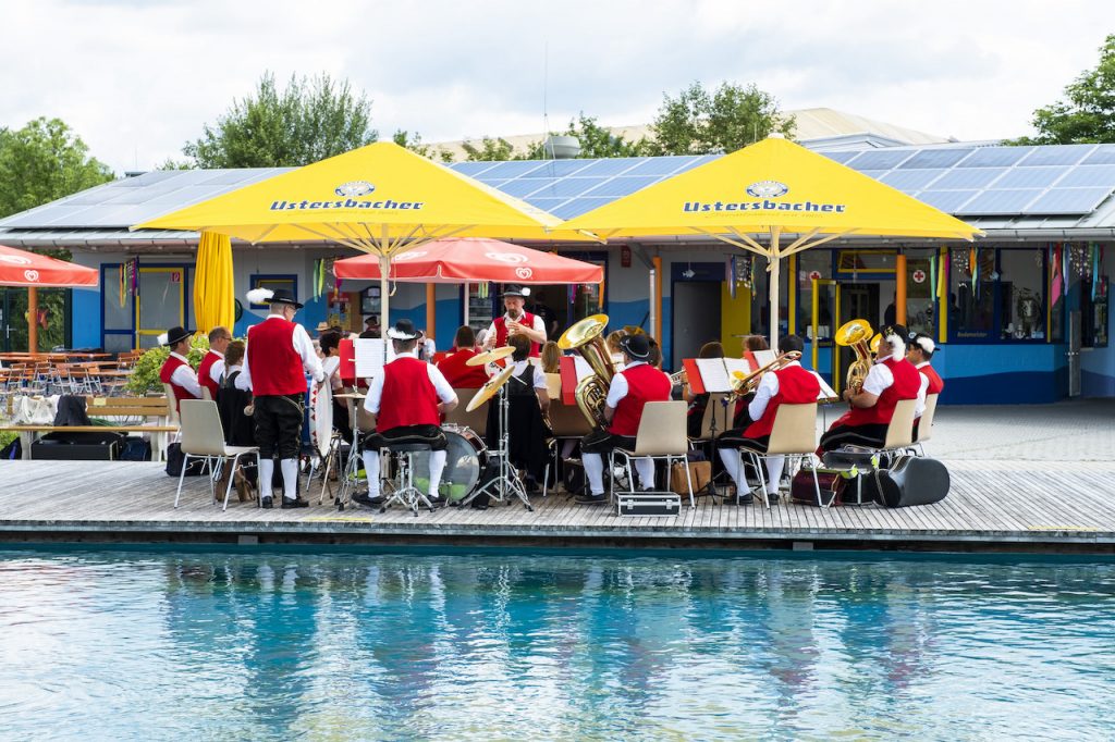 Naturfreibad Fischach · naturbelassener Badespass in den Stauden